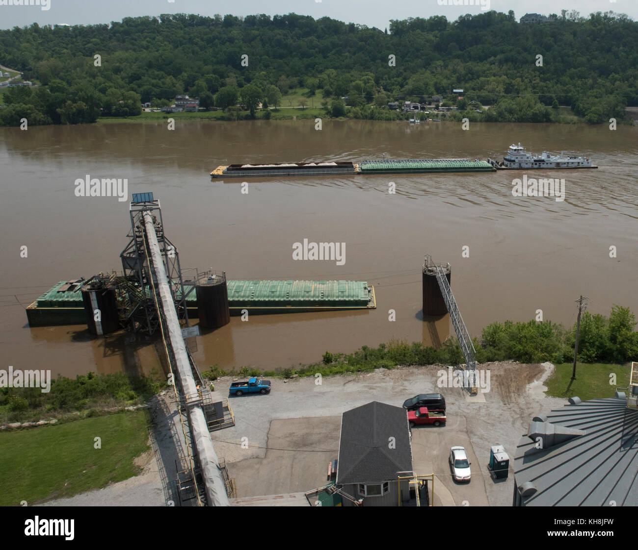 Consolidated Grain and Barge operations at the Riverside Terminal, in ...