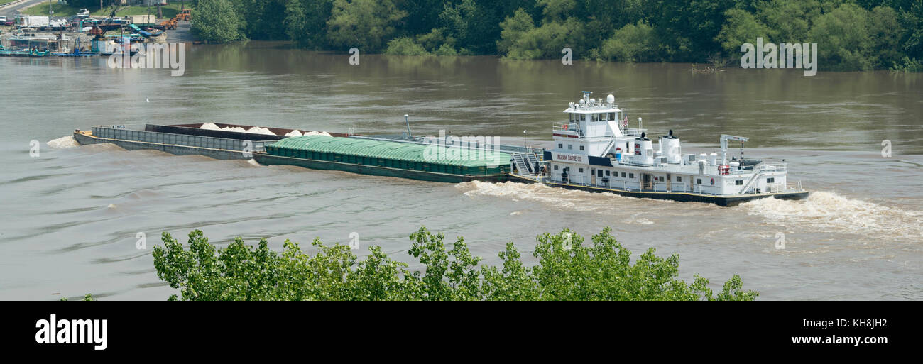 Consolidated Grain and Barge operations at the Riverside Terminal, in ...