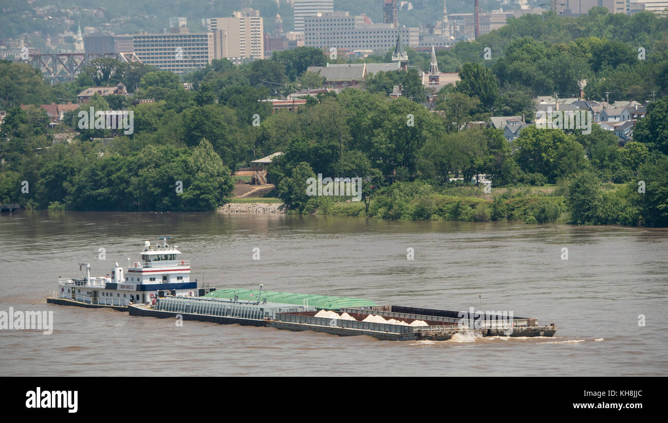 Consolidated Grain and Barge operations at the Riverside Terminal, in ...