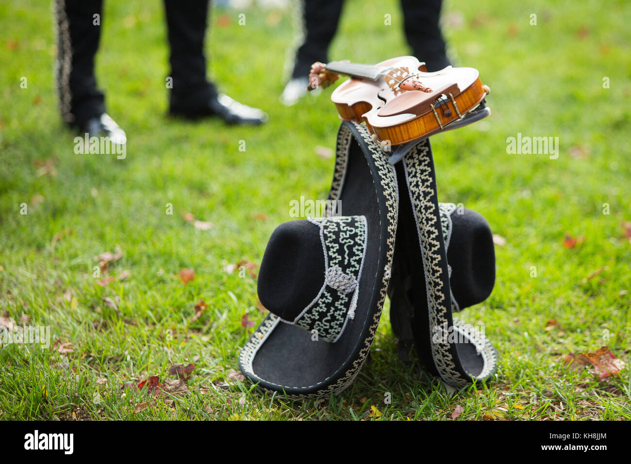 Mariachi instruments on the ground Stock Photo - Alamy