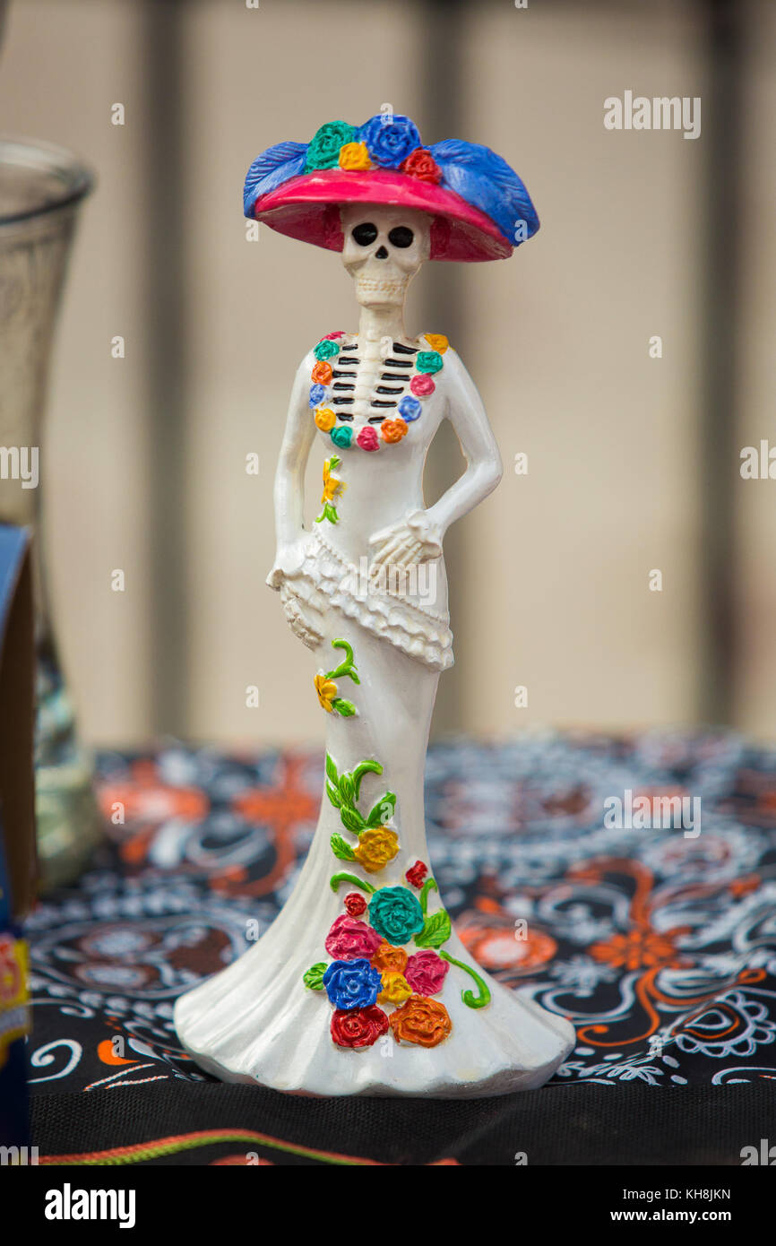 Dead things hi-res stock photography and images - Alamy