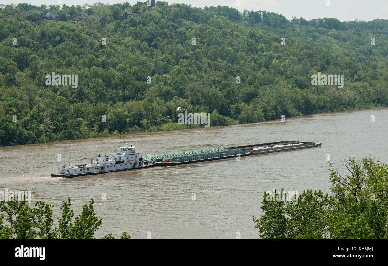 Consolidated Grain and Barge operations at the Riverside Terminal, in ...
