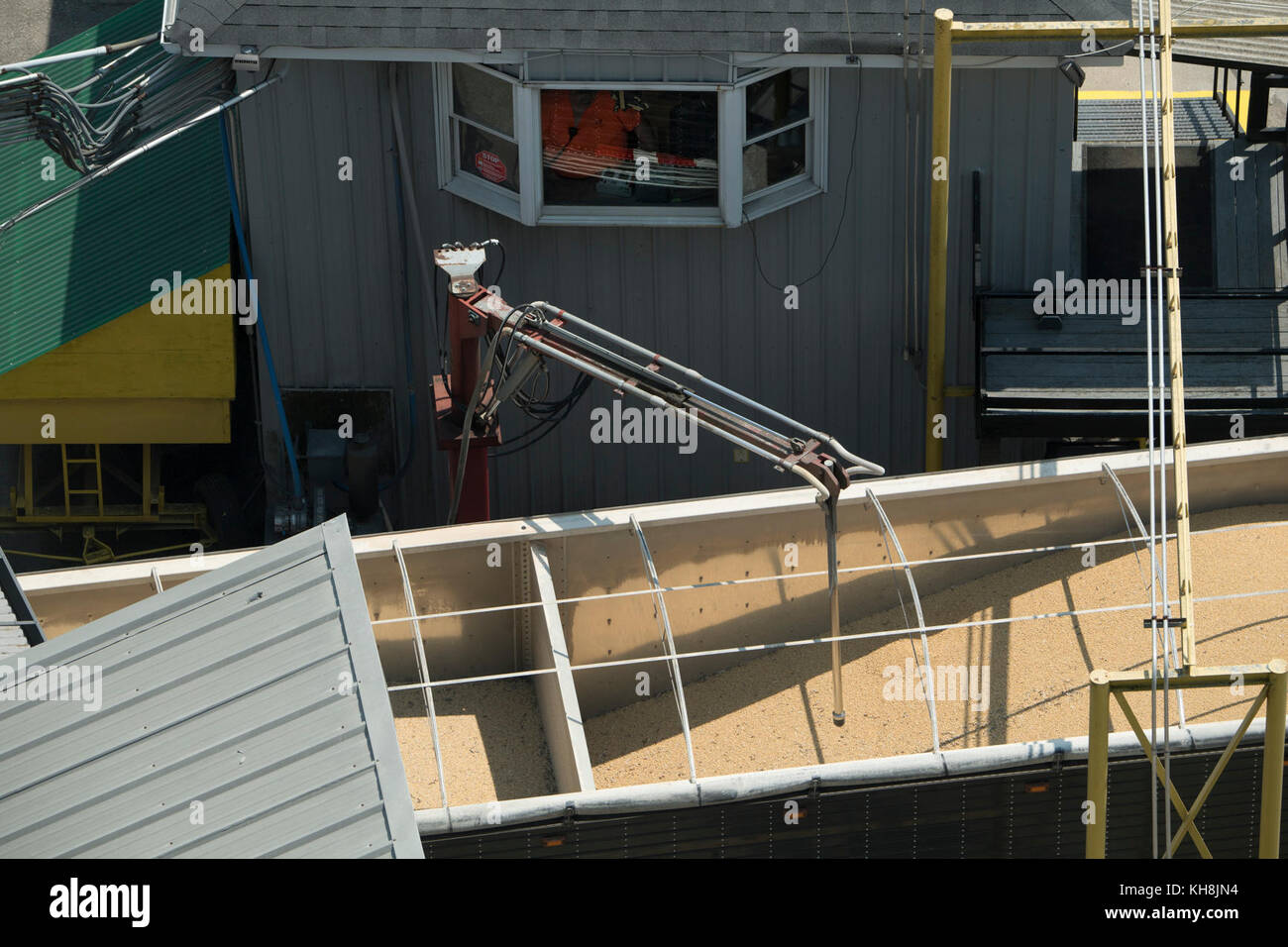 Consolidated Grain and Barge operations at the Riverside Terminal, in ...