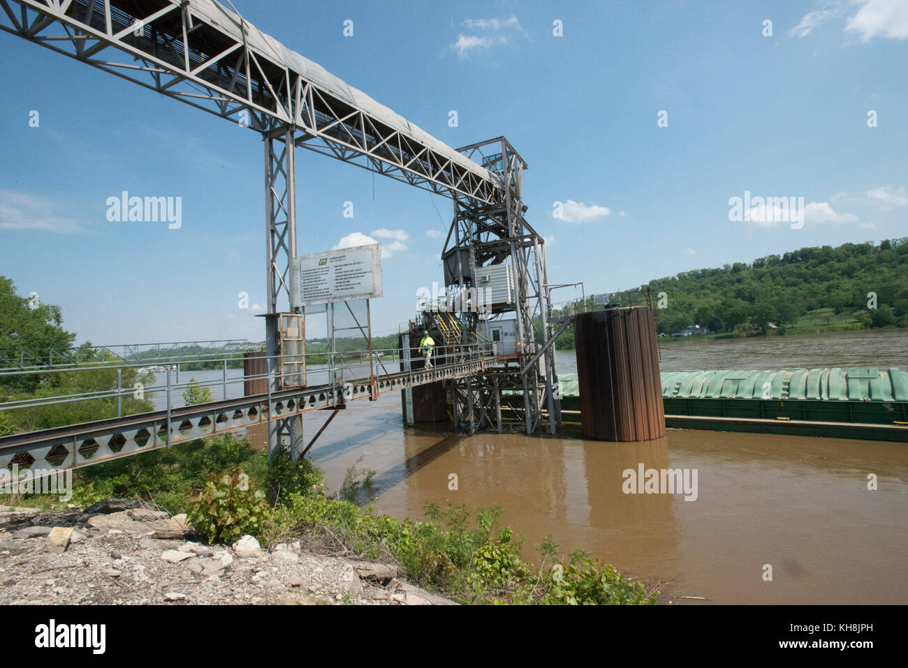 Consolidated Grain and Barge operations at the Riverside Terminal, in ...