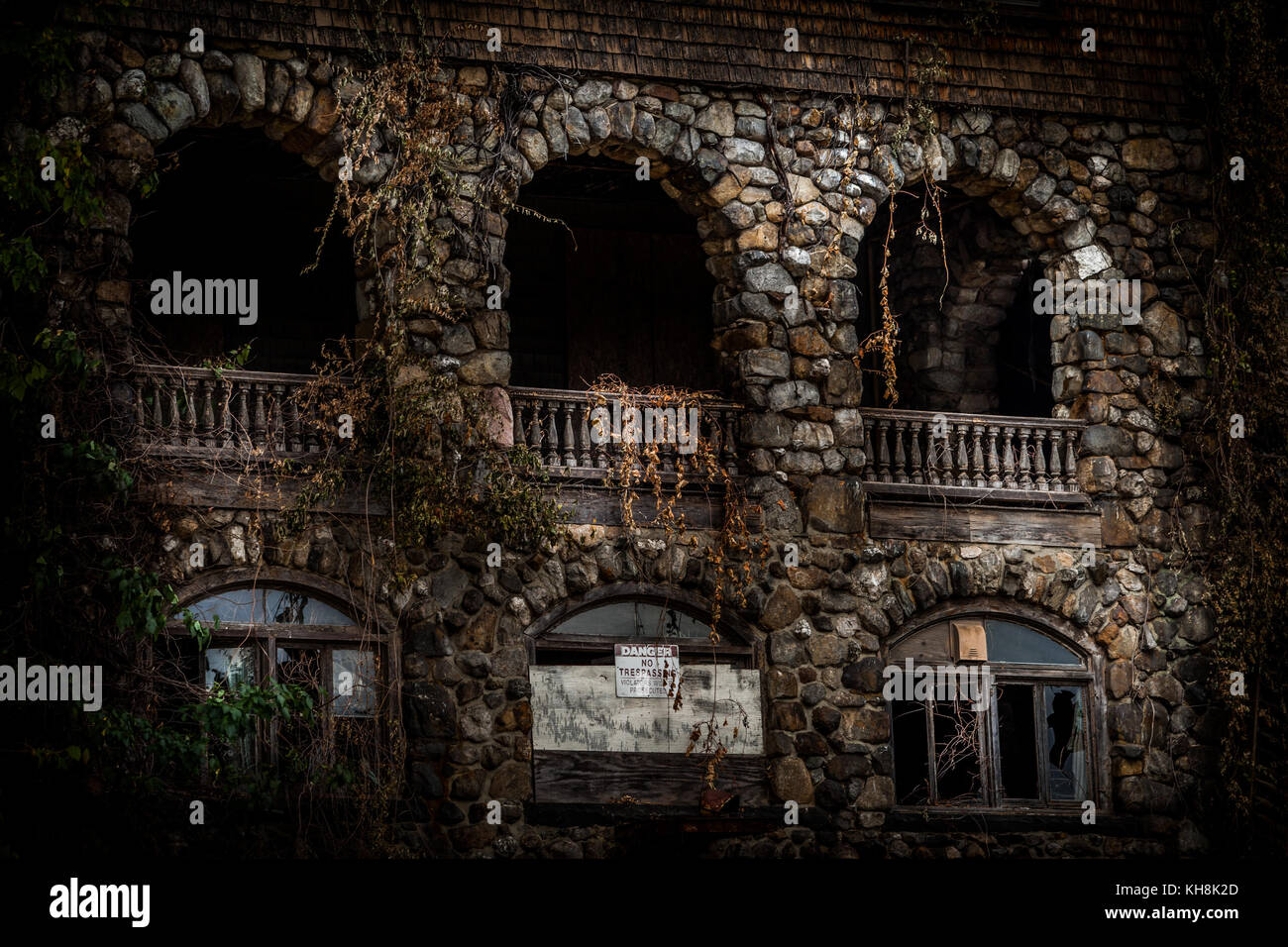 Old scary school building hi-res stock photography and images - Alamy