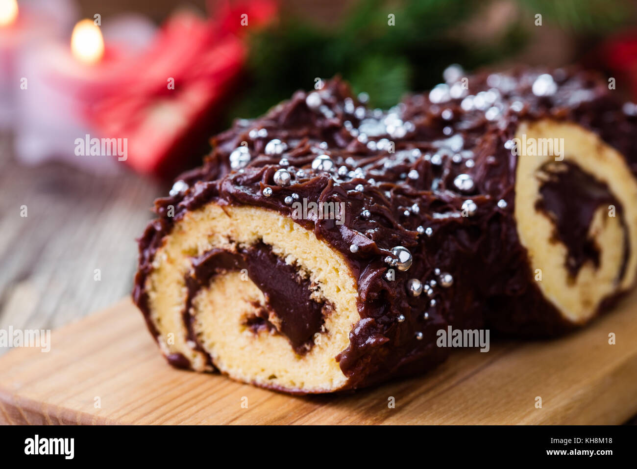 Buche de noel cake hi-res stock photography and images - Alamy