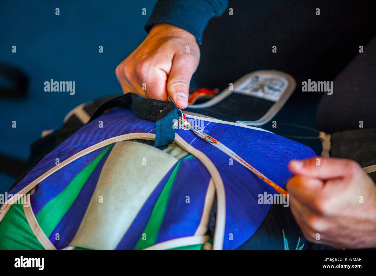Parachute skydiving safety pin closure Stock Photo - Alamy