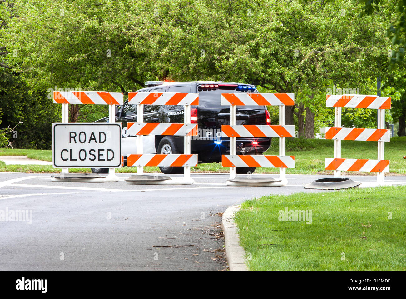 Police barrier road block hi-res stock photography and images - Alamy