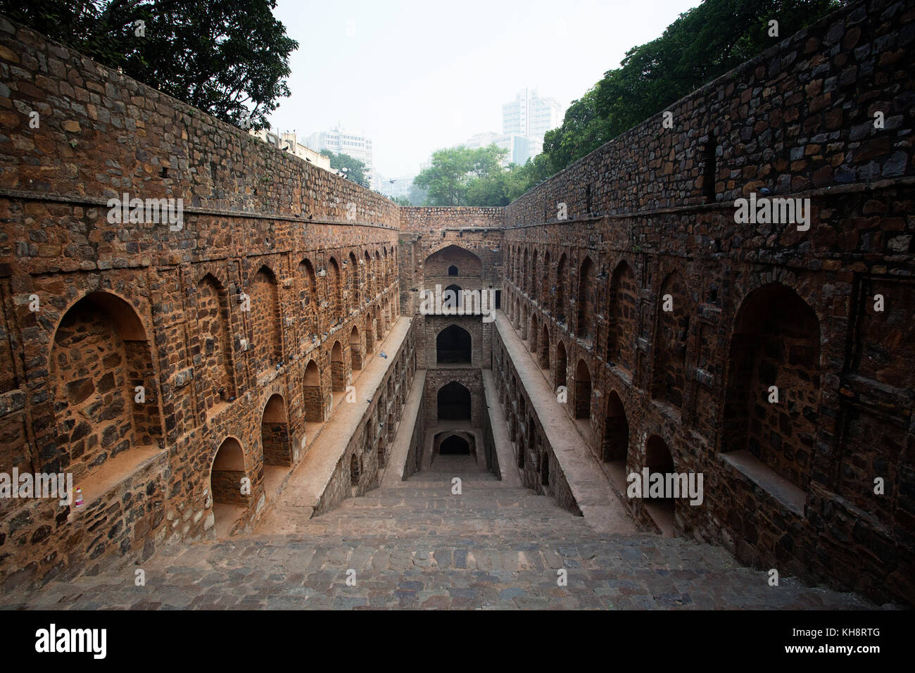 Stepwell delhi hi-res stock photography and images - Alamy