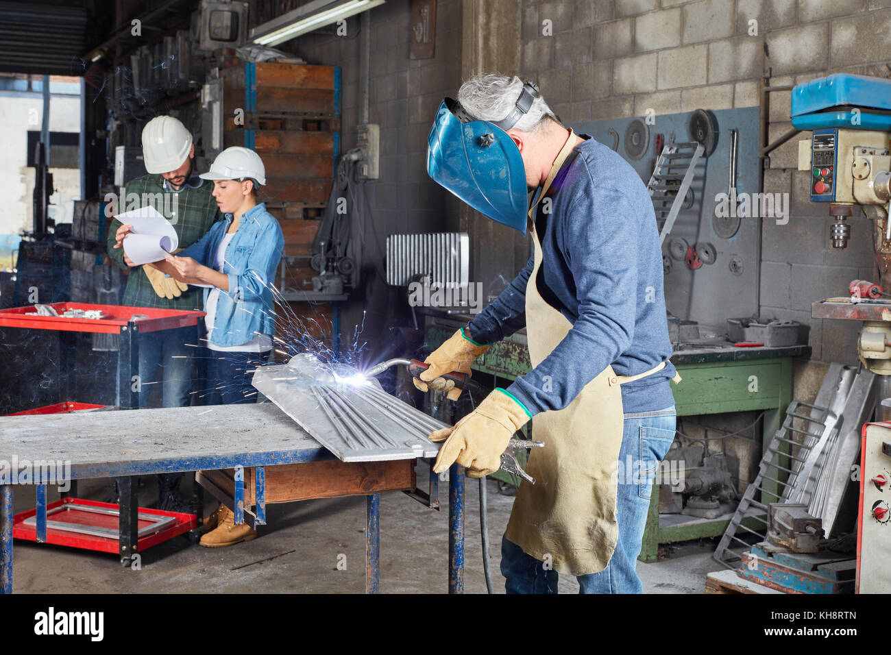 Steel worker working hi-res stock photography and images - Alamy