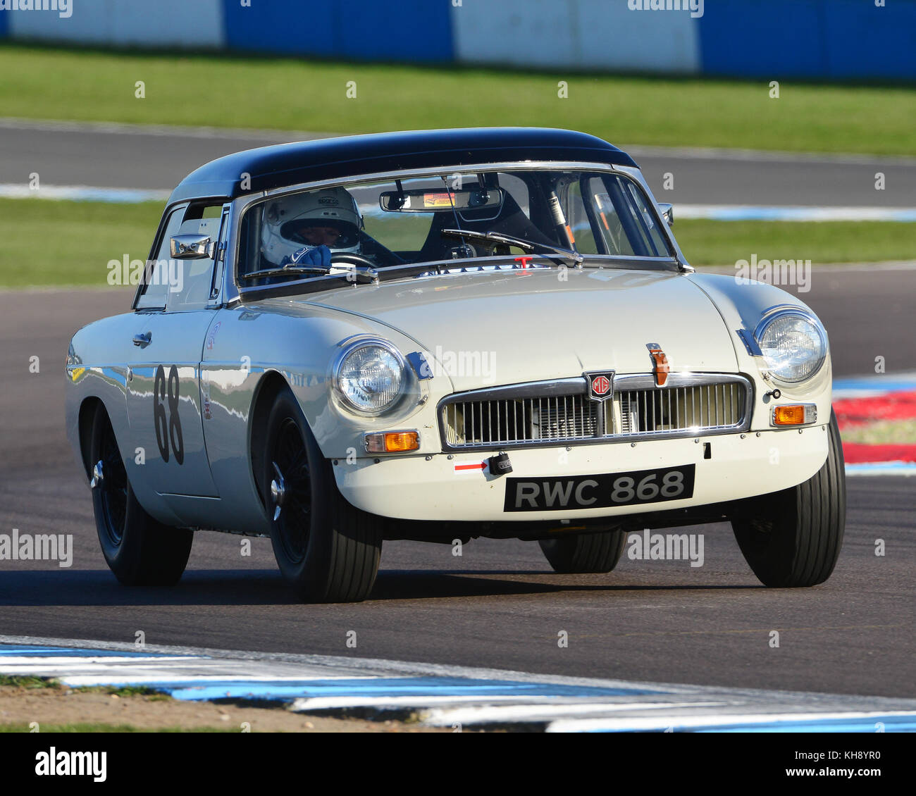 Dennis Pickett, Daniel Pickett, MG B, Guards Trophy, HSCC, Season ...