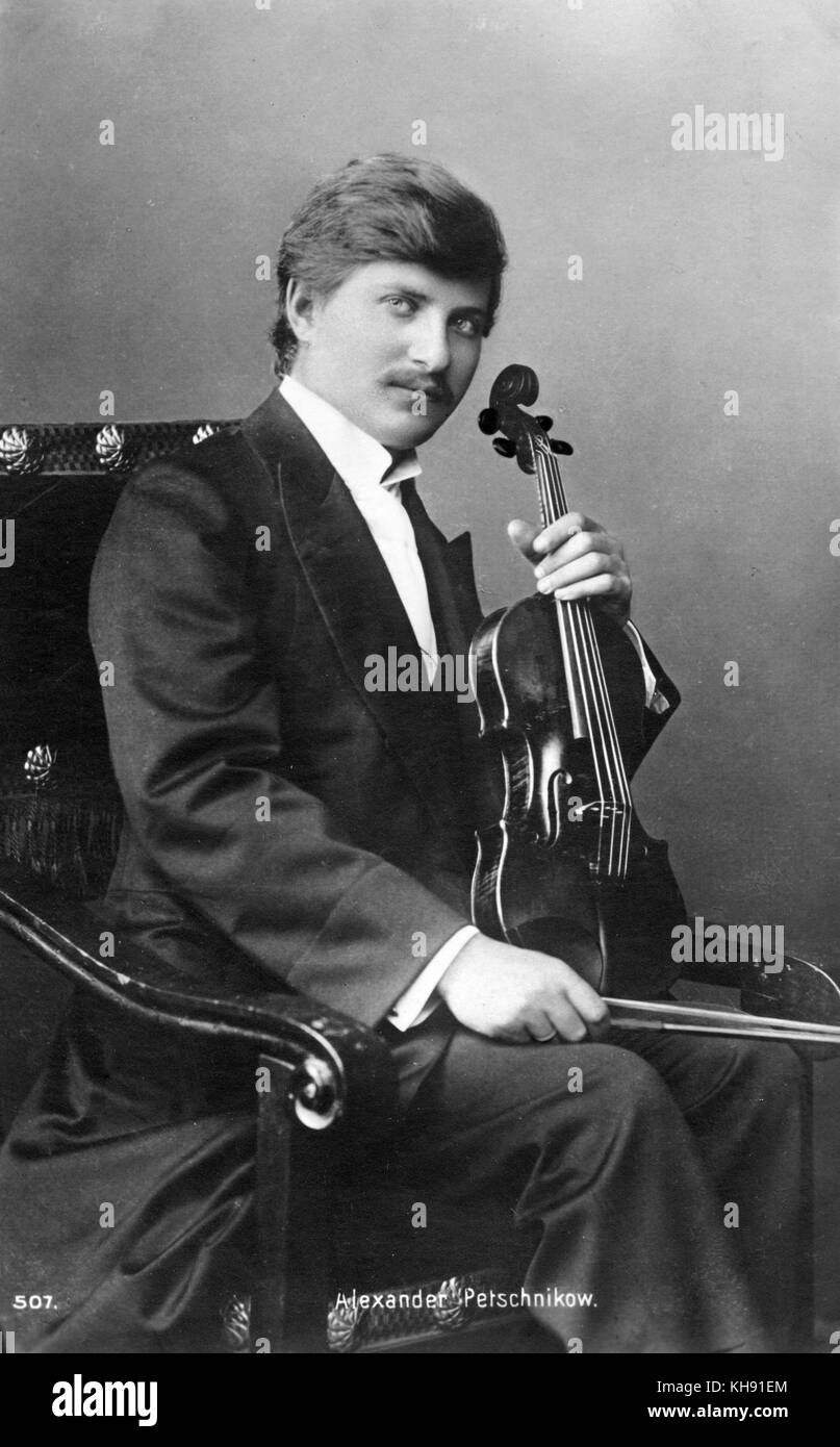 Violinist player Black and White Stock Photos & Images - Alamy