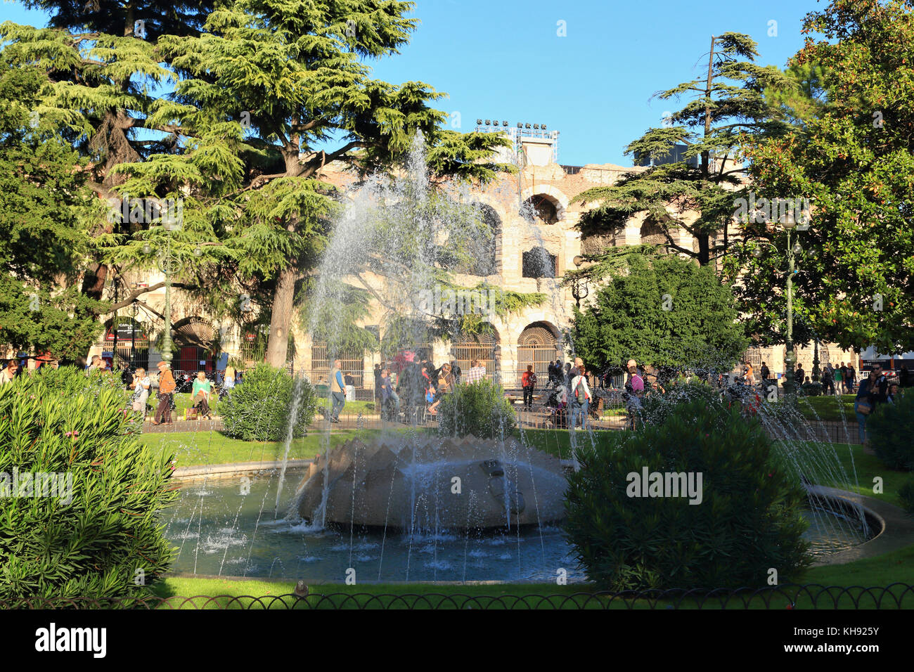 Water well verona hi-res stock photography and images - Alamy