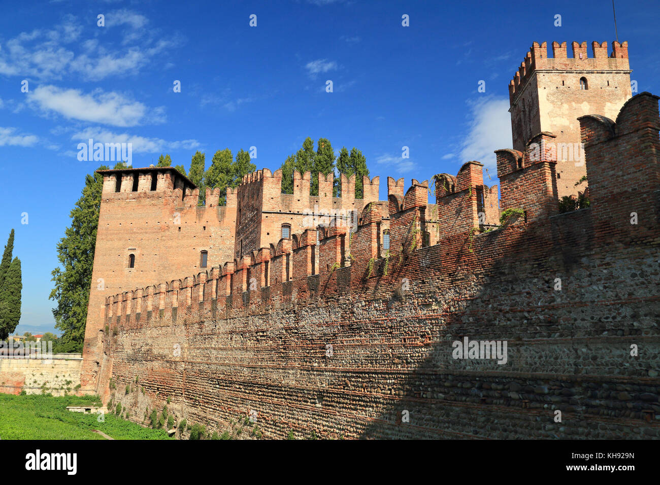 Verona Castel Vecchio Stock Photo - Alamy