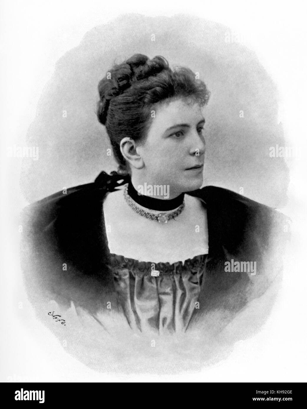 Female opera singer portrait classical music Black and White Stock ...