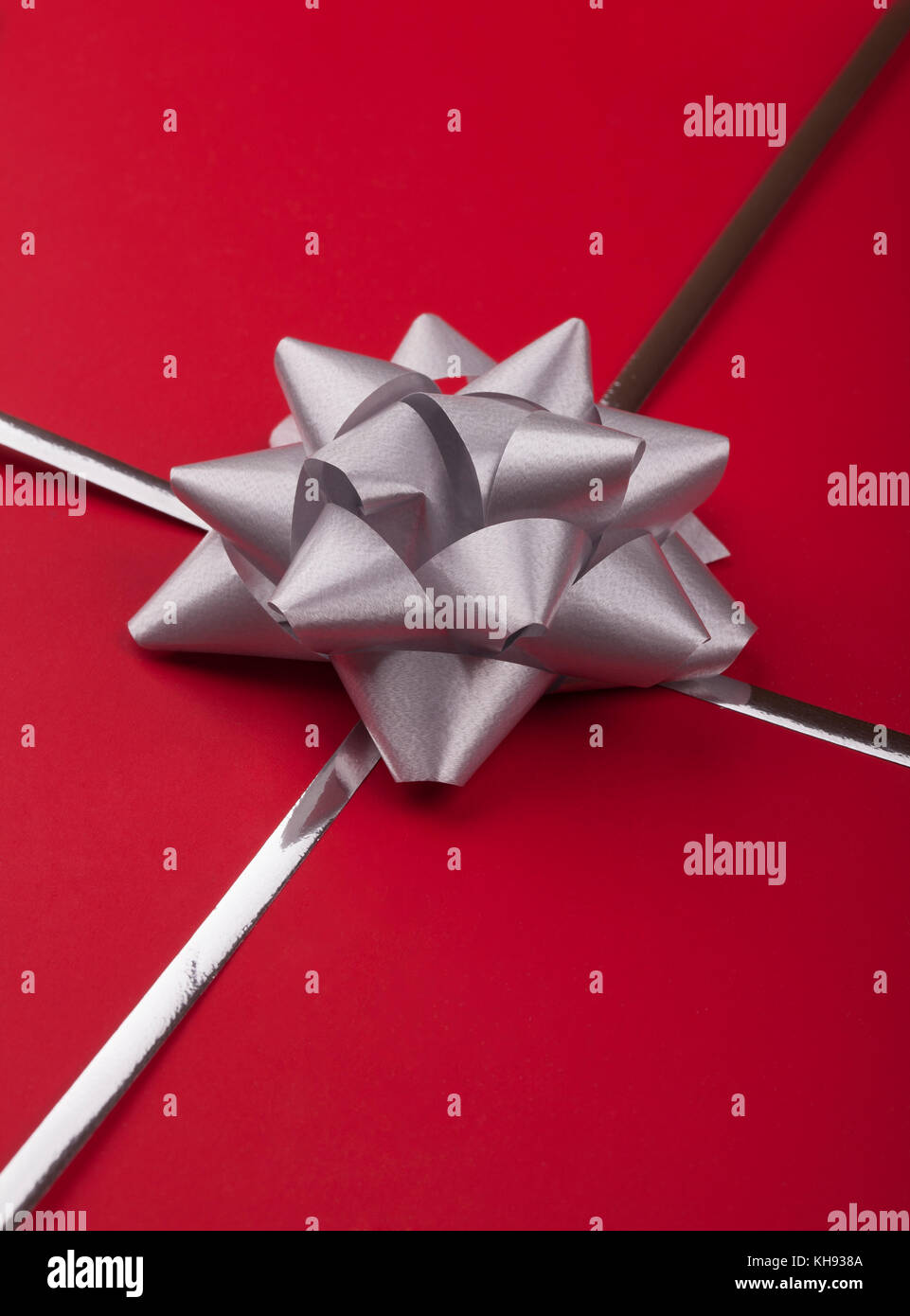 Red bow box Stock Photo - Alamy