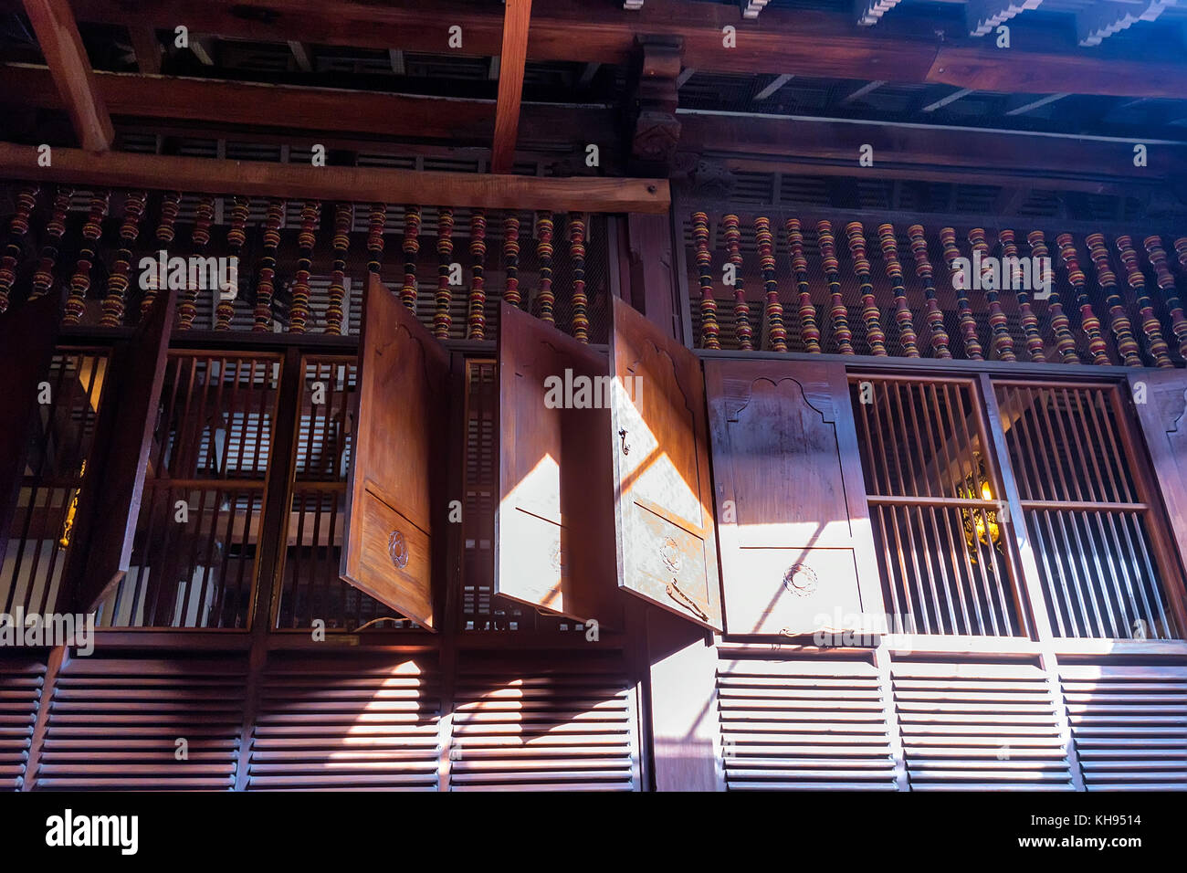 Shrine inside temple tooth hi-res stock photography and images - Alamy