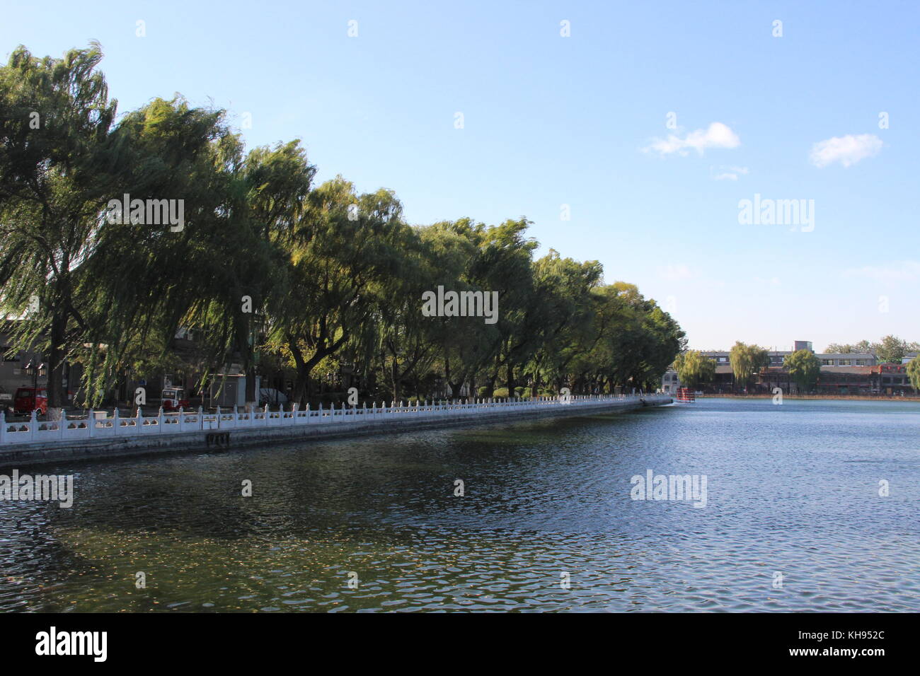Traditional chinese park hi-res stock photography and images - Alamy