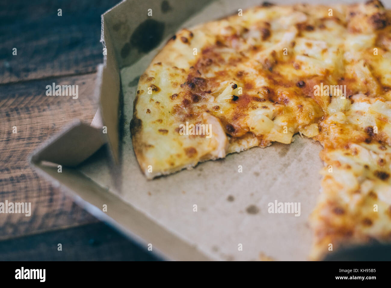 Carton a pizza hi-res stock photography and images - Alamy