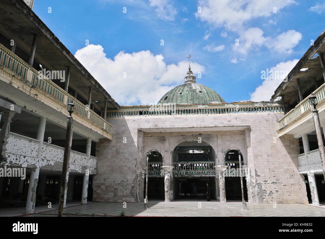 Marawi City, Philippines. 14th Nov, 2017. The Islamic Center mosque ...