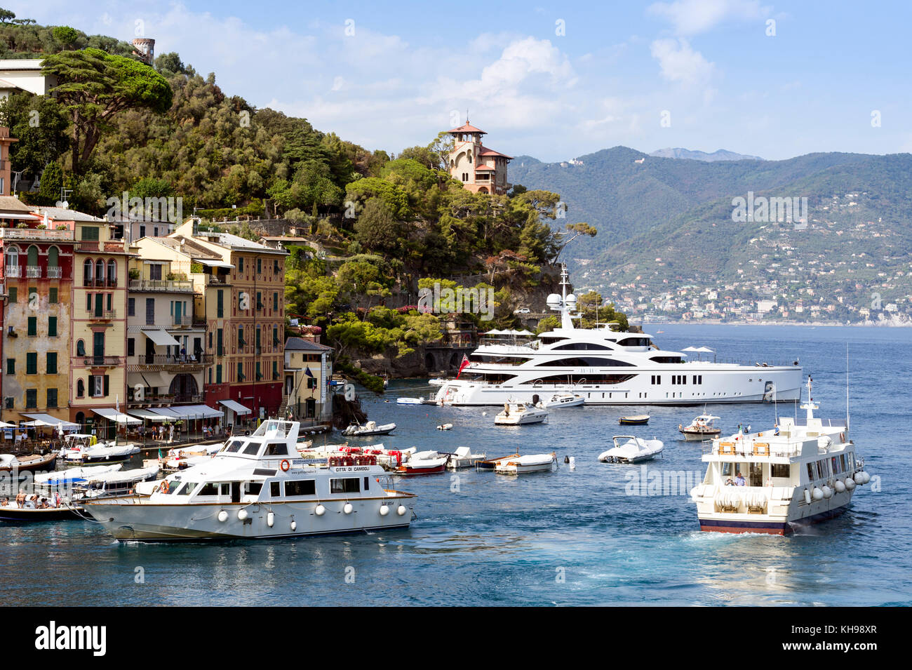 Italie. Ligurie. Golfe de Tigullio, Riviera Italienne. Portofino. Yacht ...