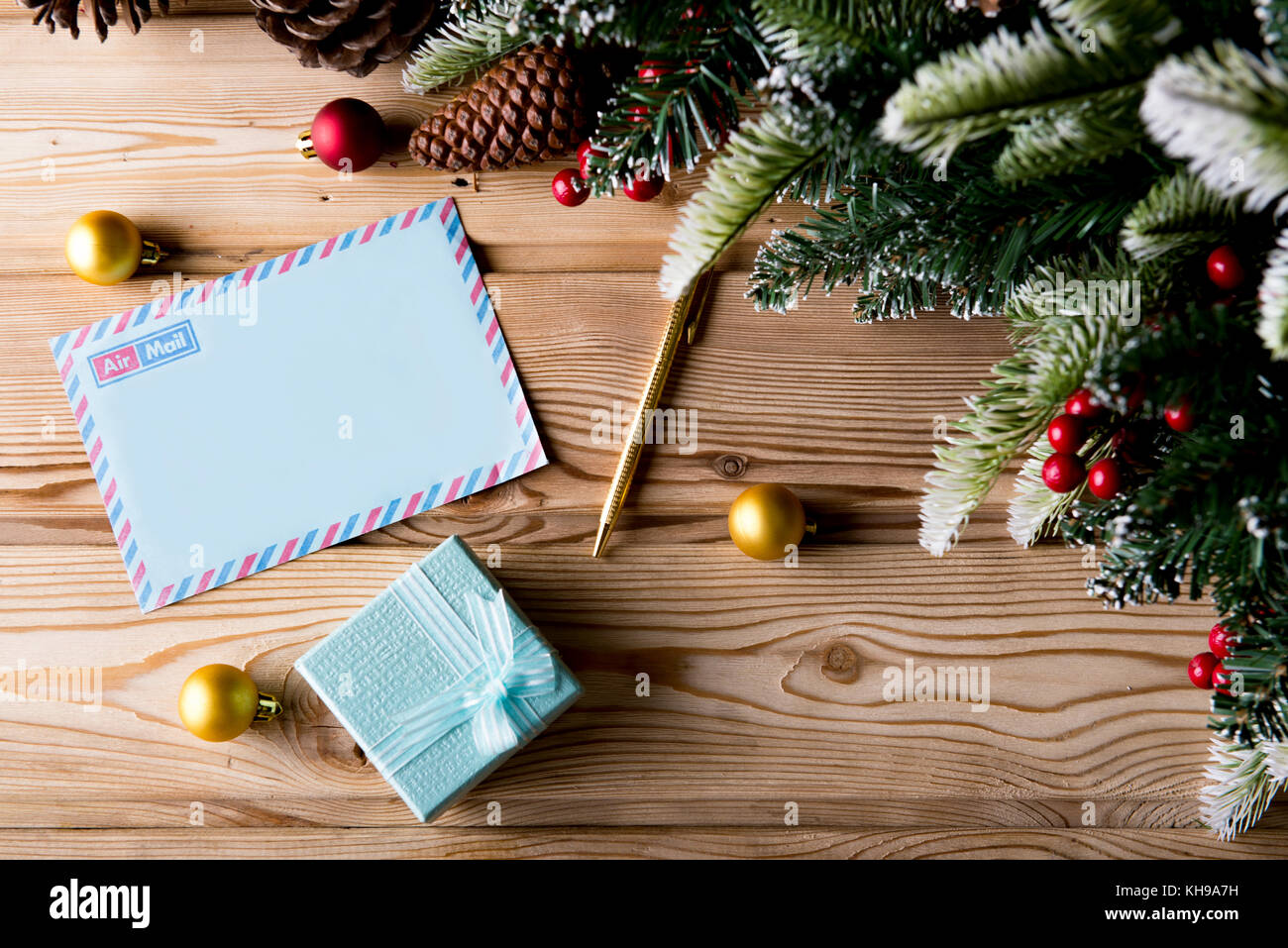 Blank message paper in christmas festive concept Stock Photo - Alamy