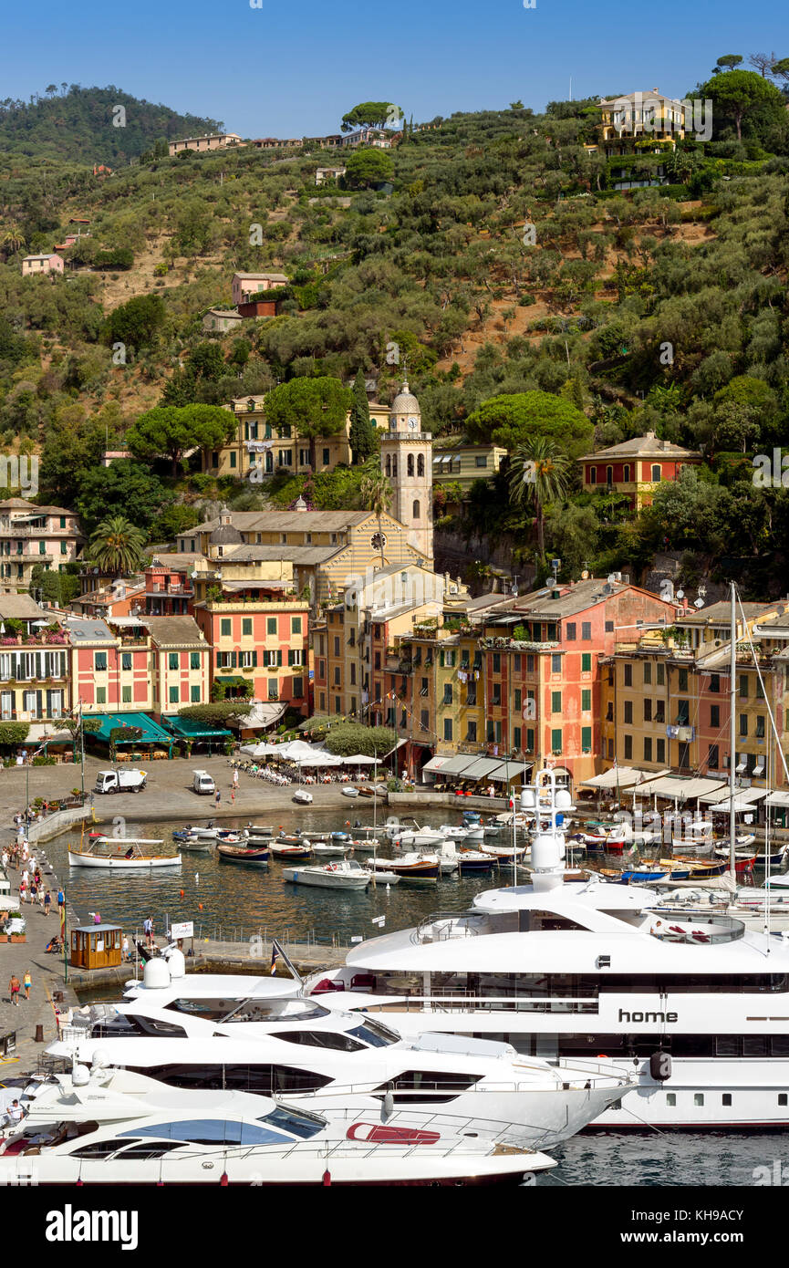 Italie. Ligurie. Golfe de Tigullio, Riviera Italienne. Portofino. Yacht ...