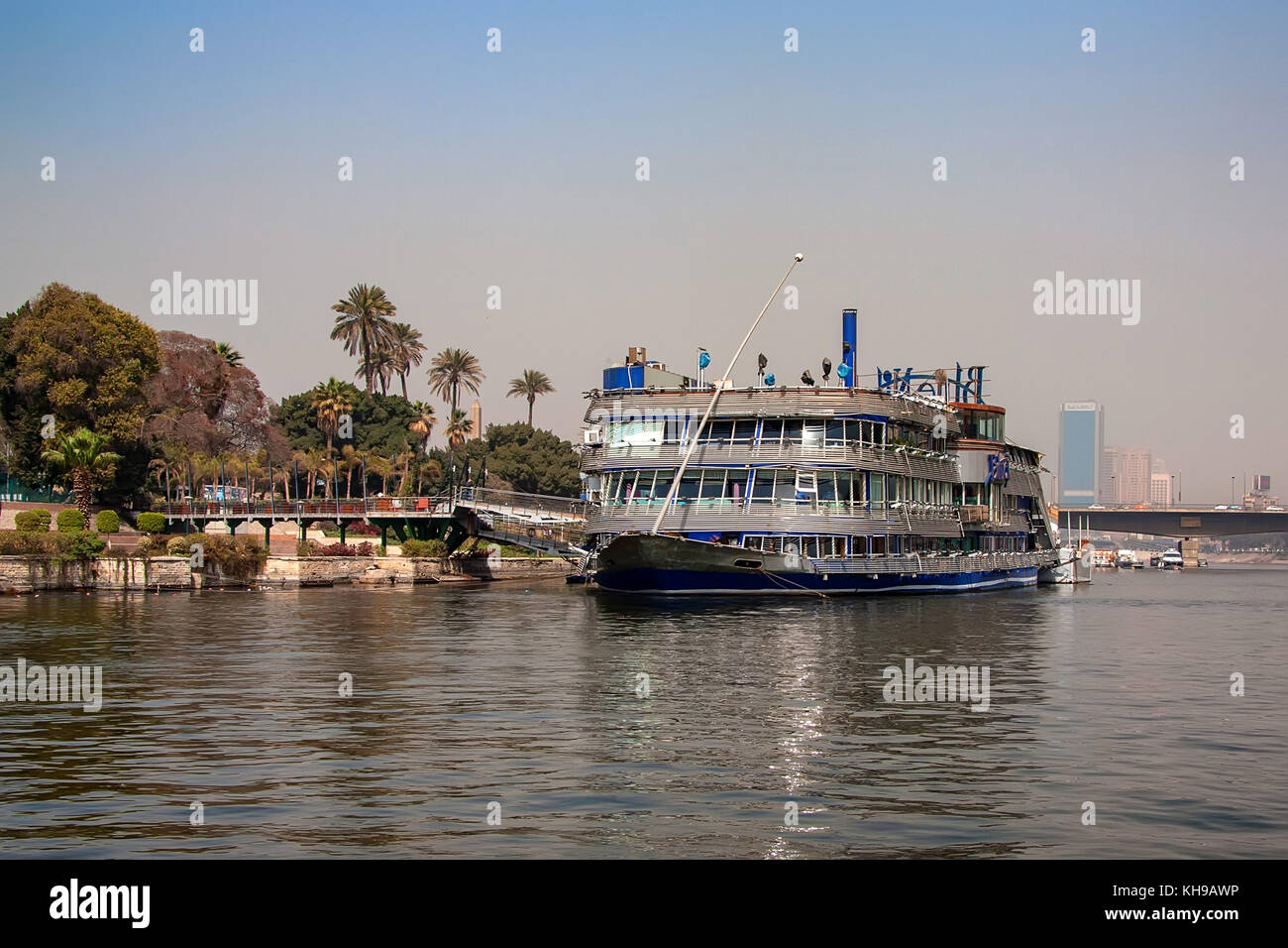 Nile river cairo hi-res stock photography and images - Alamy