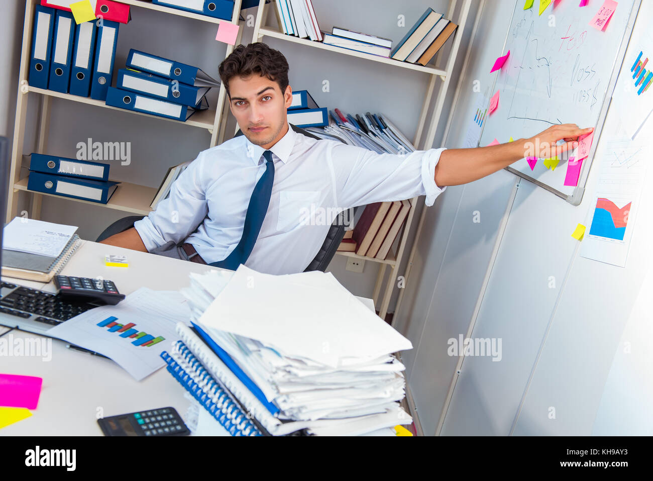Overloaded bookcase hi-res stock photography and images - Alamy