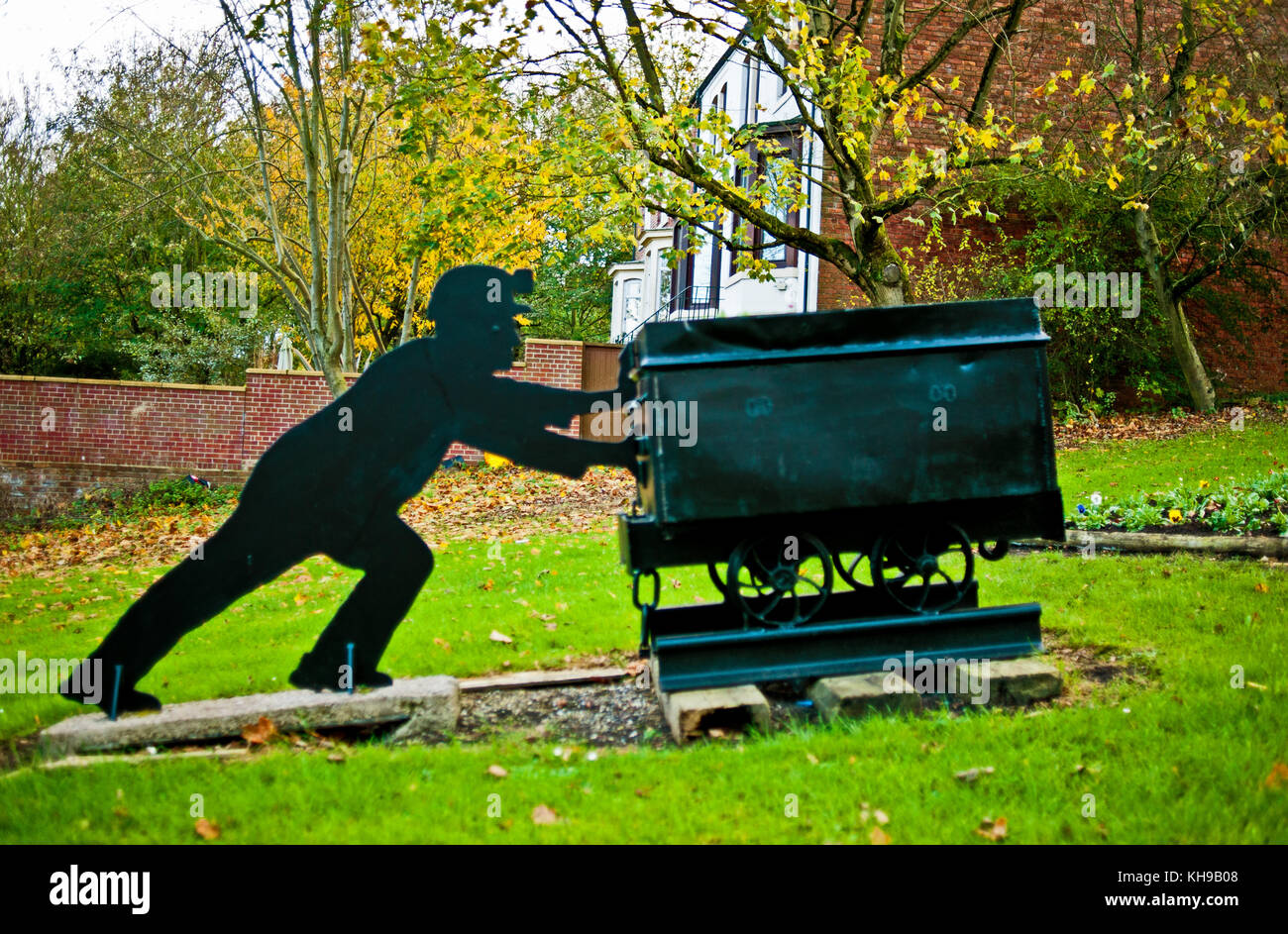 Miners Sculpture, Ferryhill, County Durham Stock Photo - Alamy