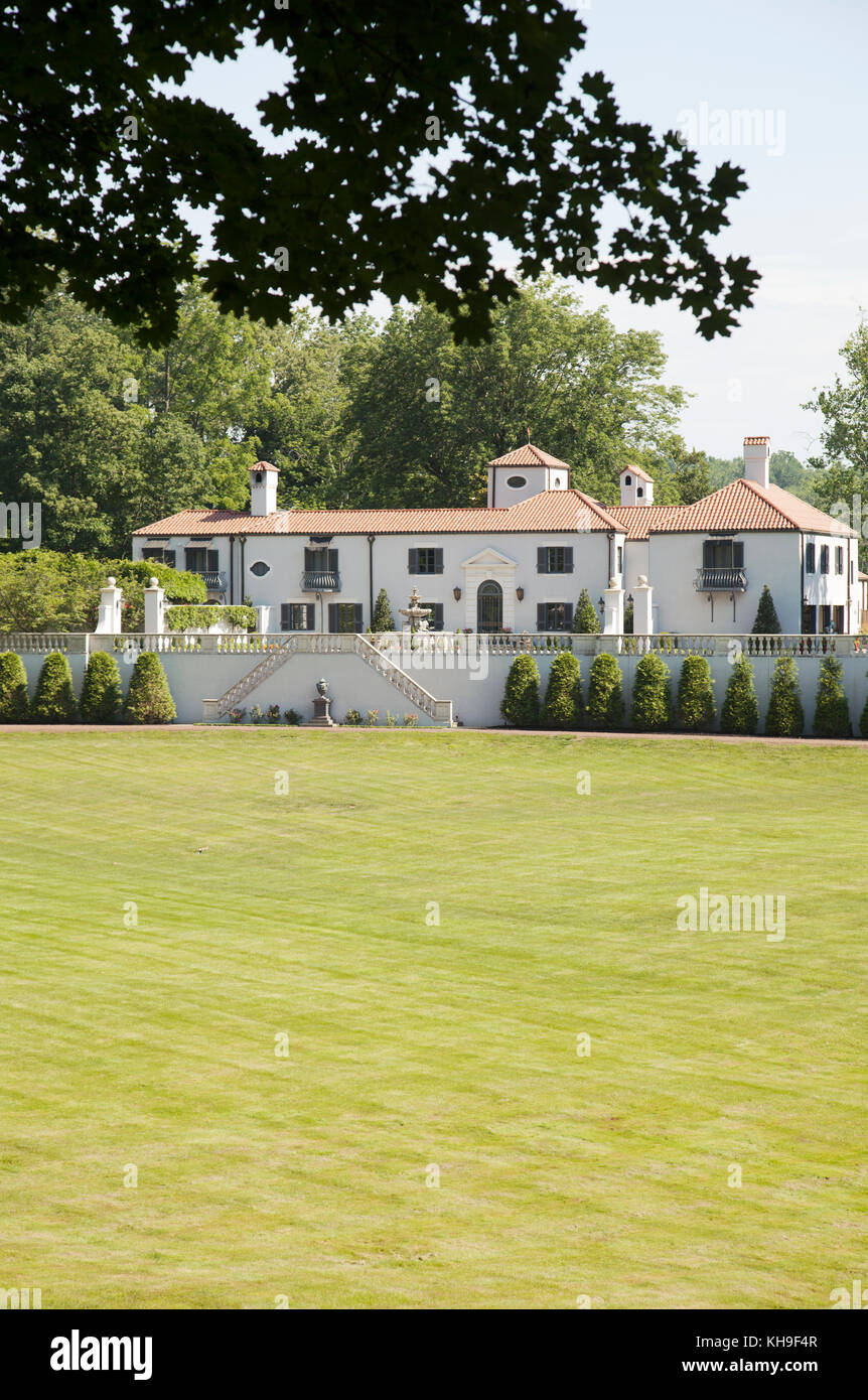 Grand White Estate in Pennsylvania - US Stock Photo - Alamy