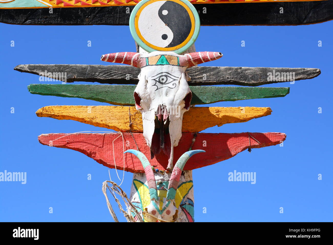 Totem column hi-res stock photography and images - Alamy