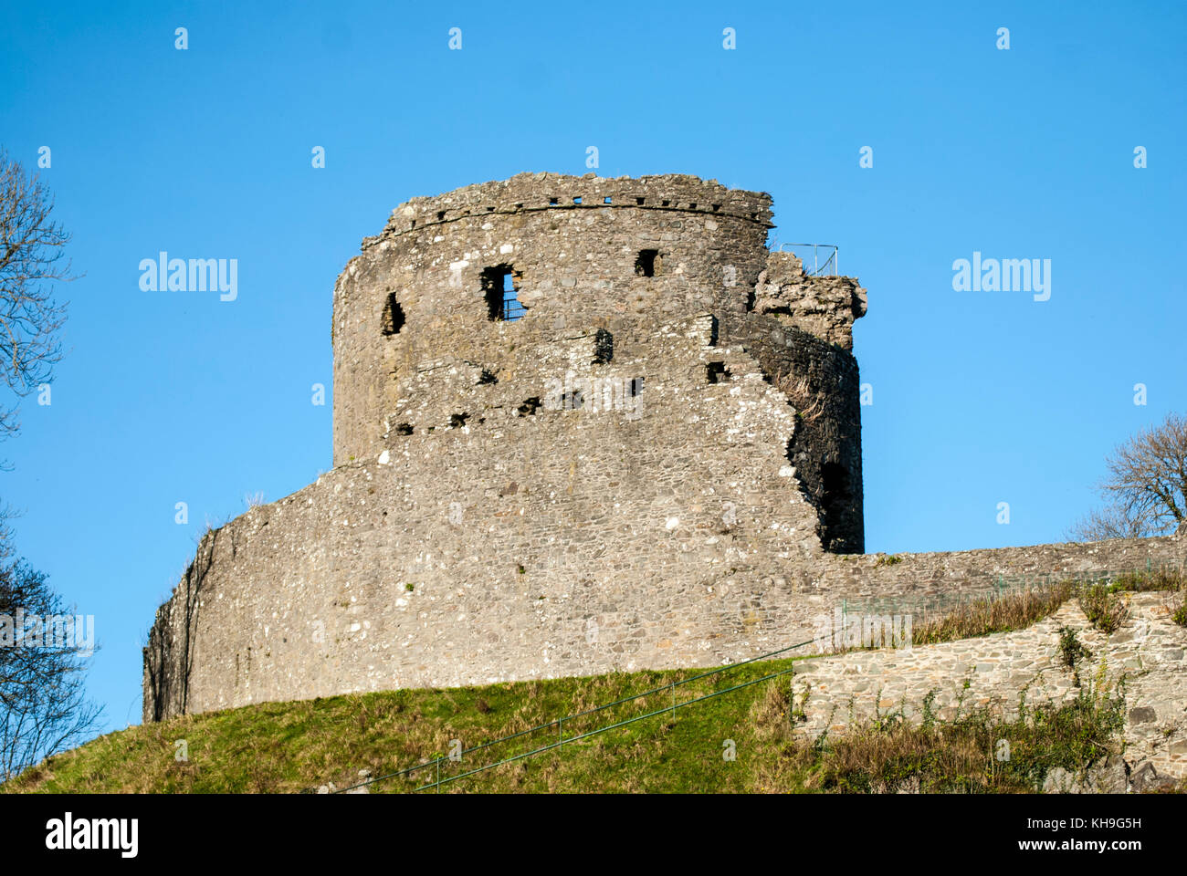 DUNDRUM - NORTHERN IRELAND - NOVEMBER 11, 2017 - Dundrum Castle ruins ...