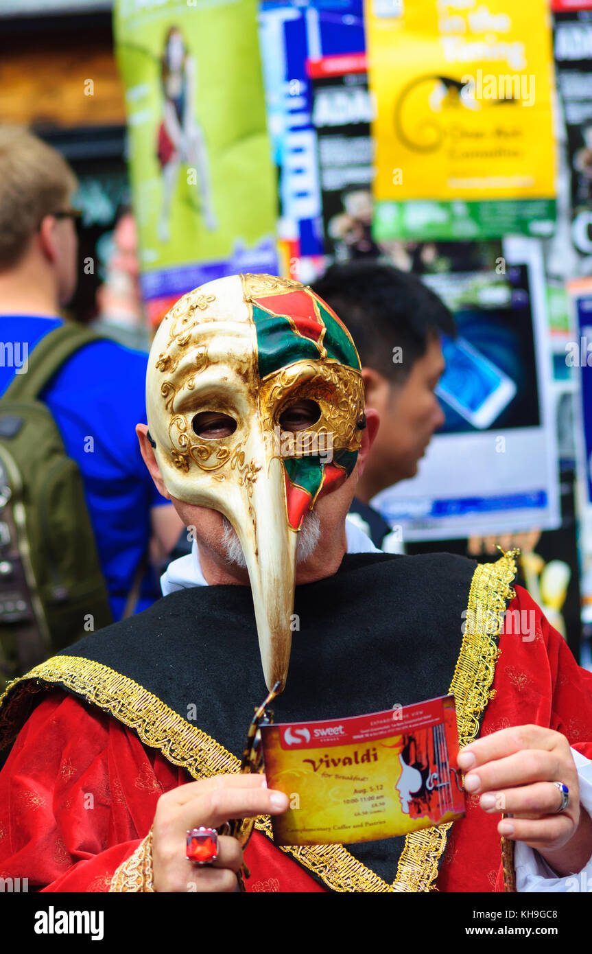 Edinburgh festival street mask hi-res stock photography and images - Alamy