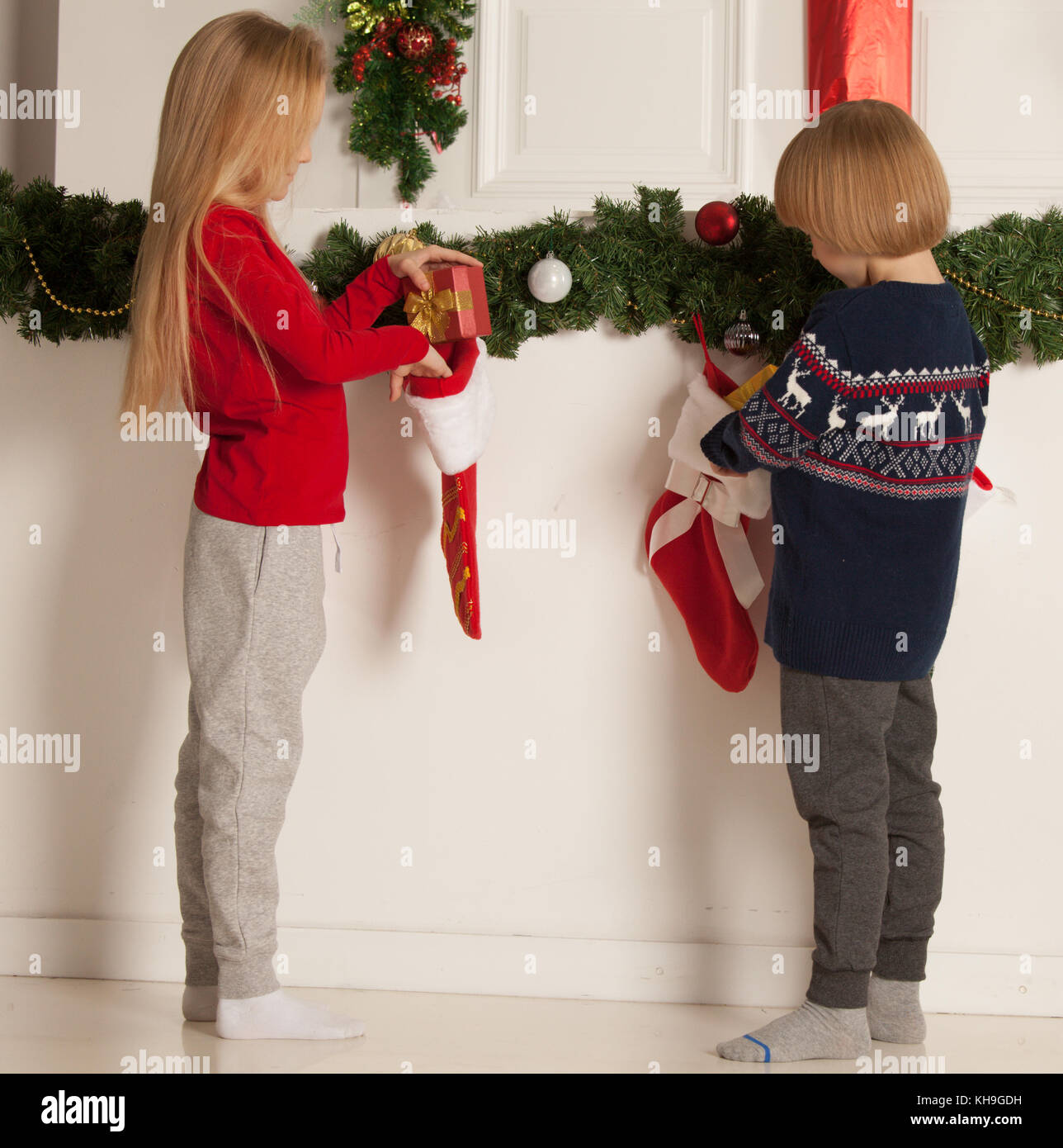 Ornaments gifts stocking hi-res stock photography and images - Alamy