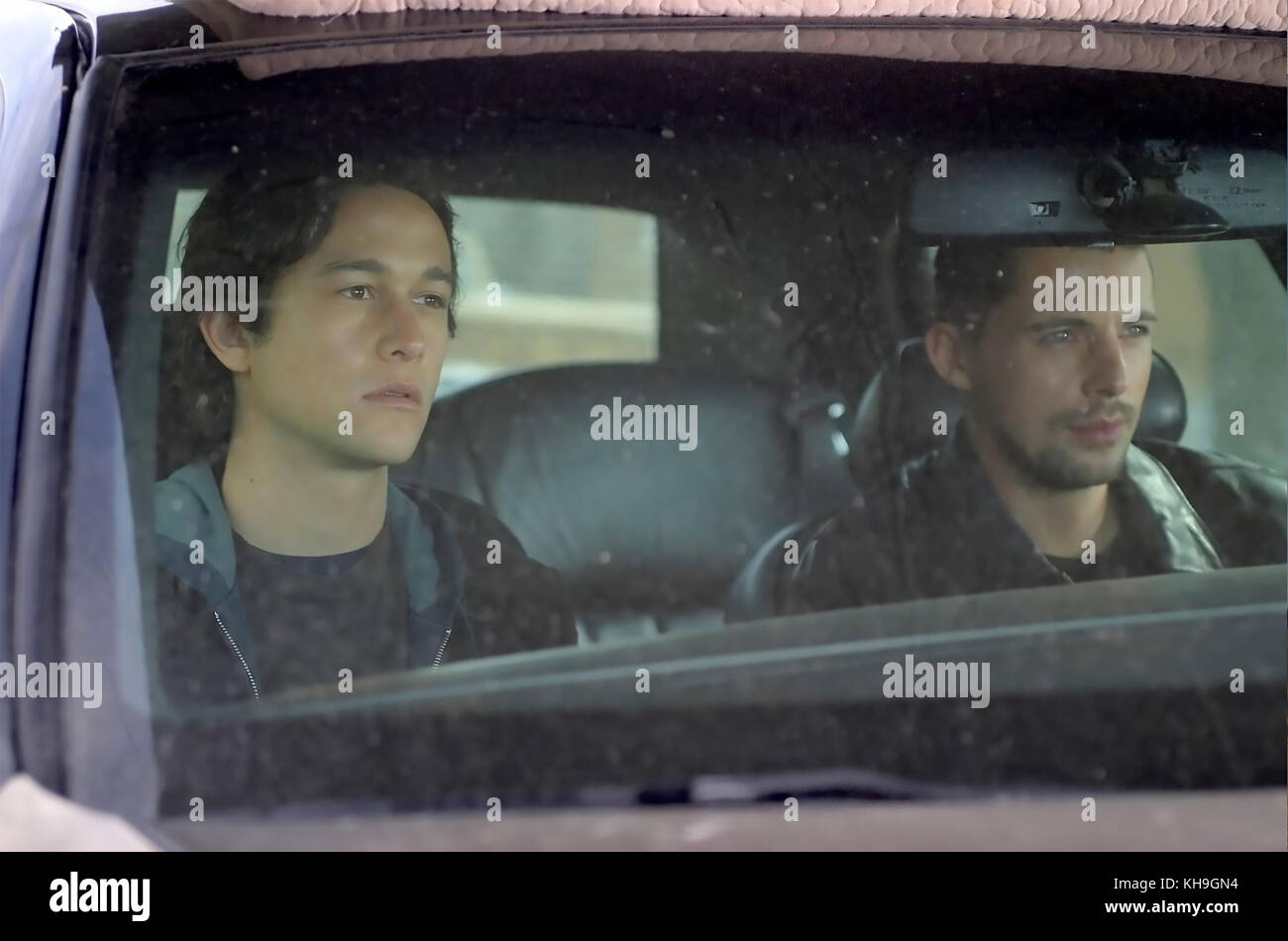 THE LOOKOUT 2007 Miramax film with Matthew Goode at right and Joseph ...