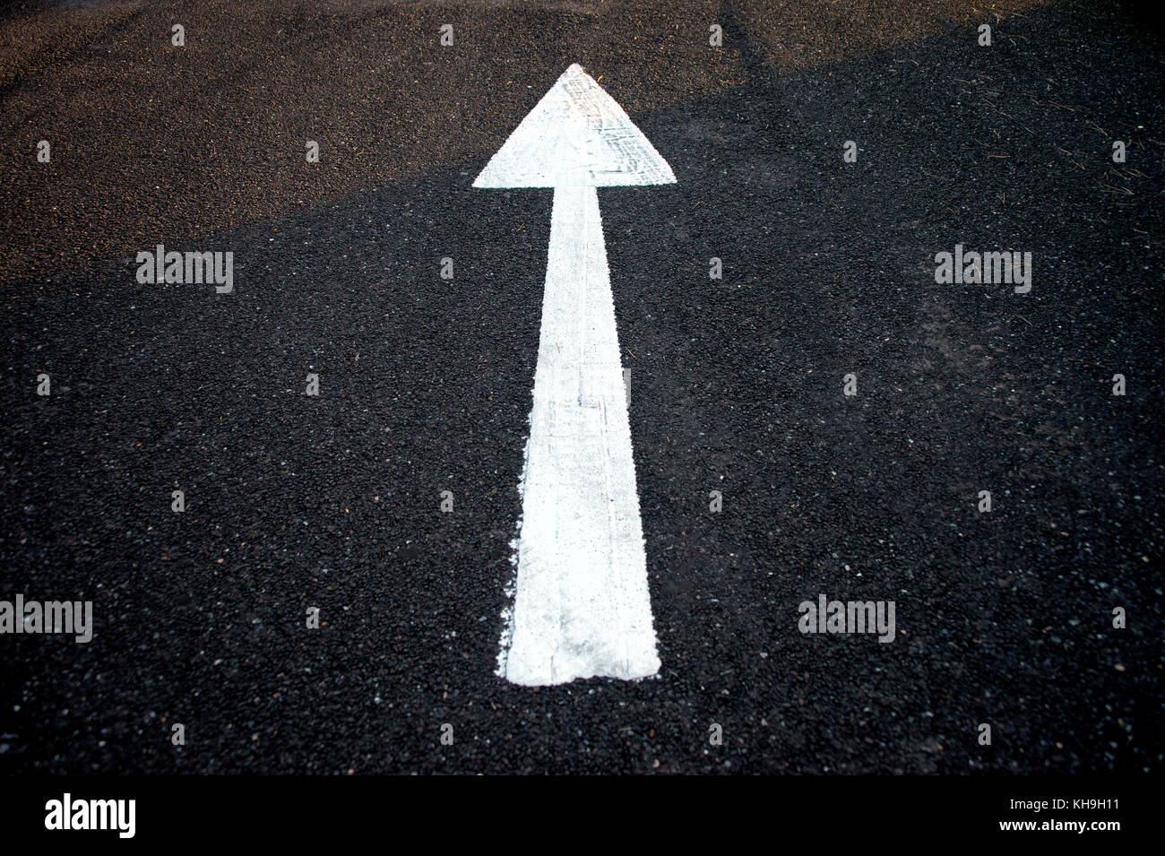 Road marking direction arrow hi-res stock photography and images - Alamy