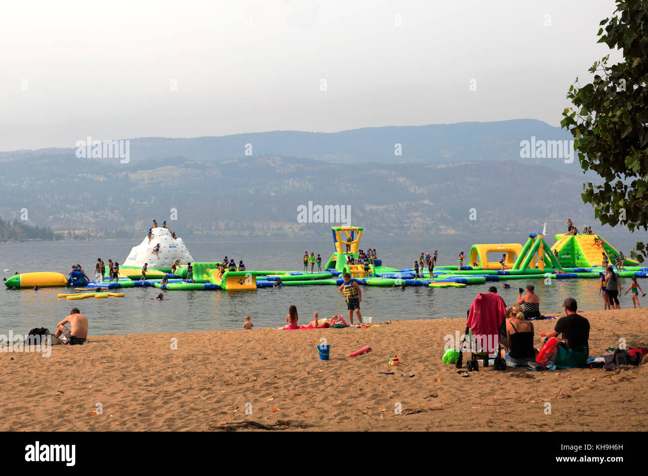 Downtown kelowna okanagan lake hi-res stock photography and images - Alamy