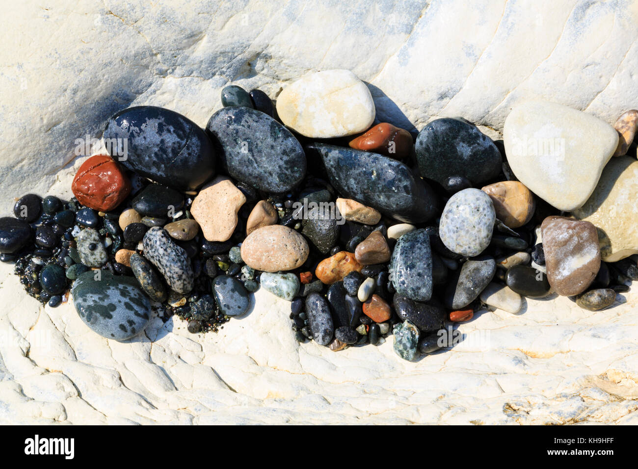 Multi coloured pebbles hi-res stock photography and images - Alamy