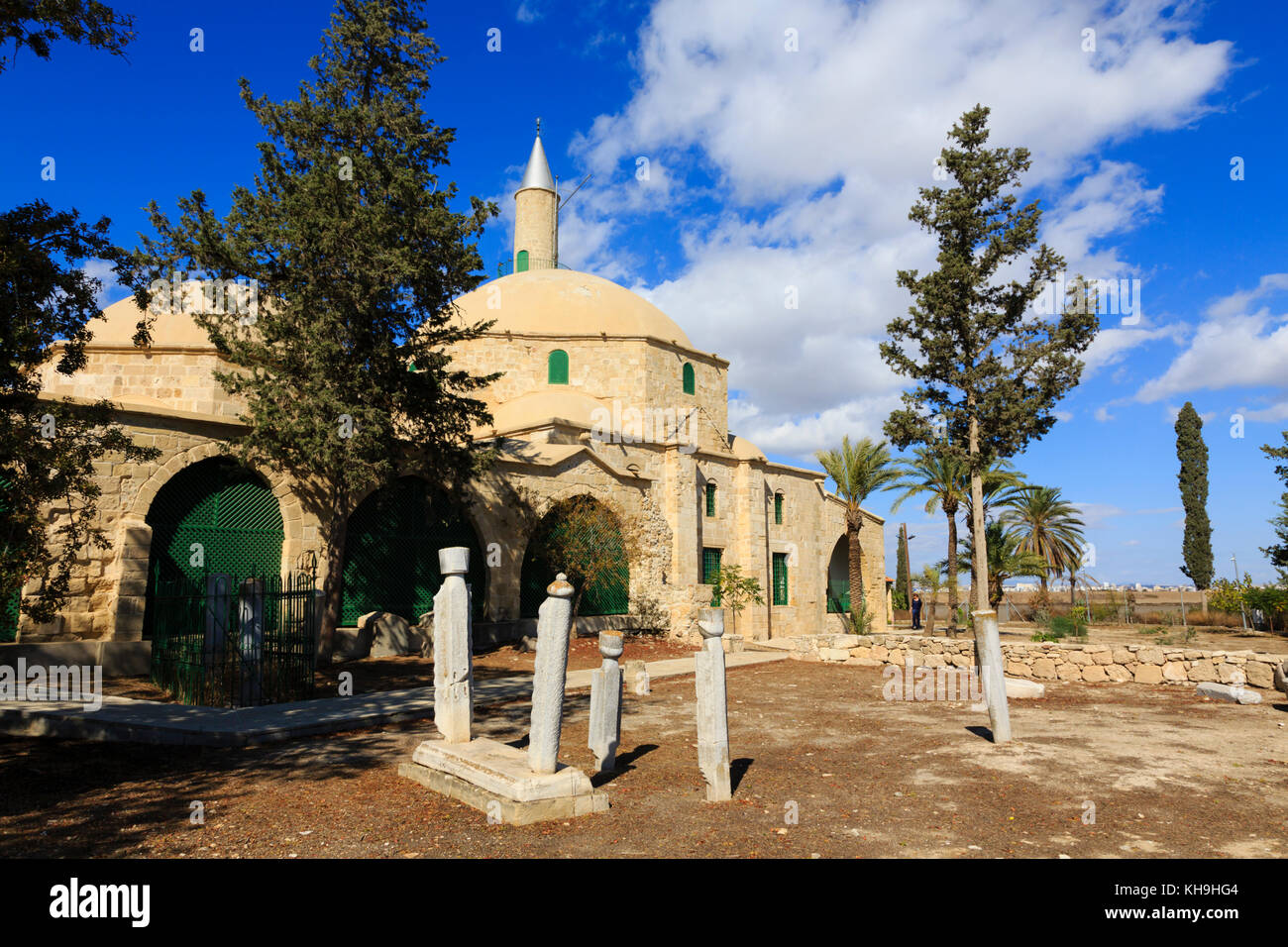 Islamic shrine hi-res stock photography and images - Alamy