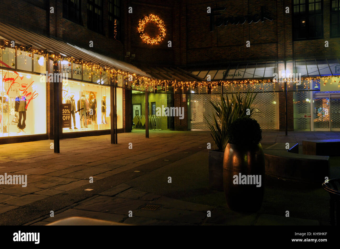 Christmas sales online shopping hi-res stock photography and images - Alamy