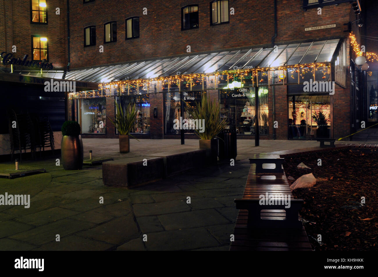 Christmas queue shop hi-res stock photography and images - Alamy