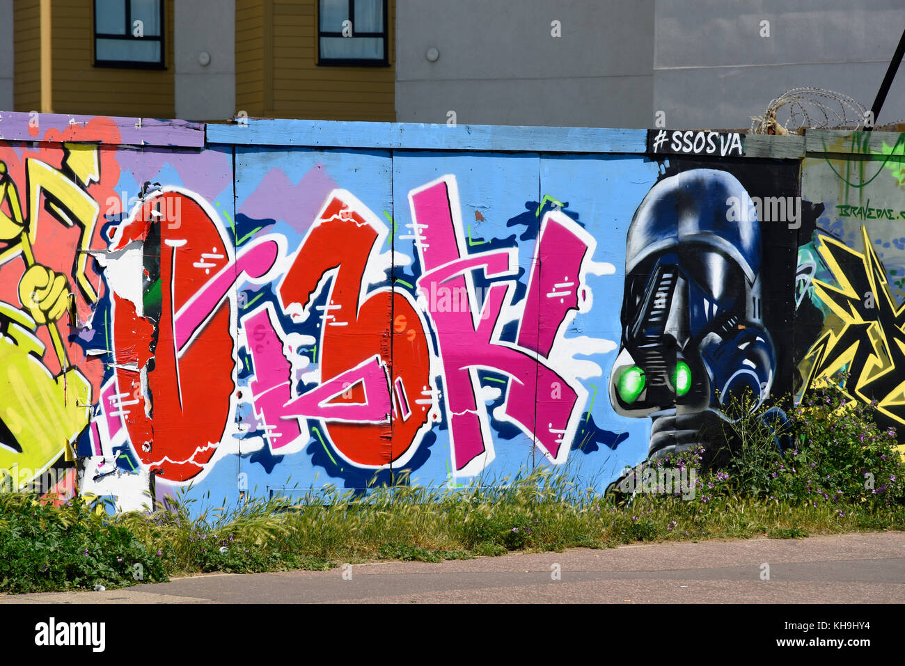 Hoarding Art Artwork High Resolution Stock Photography and Images - Alamy