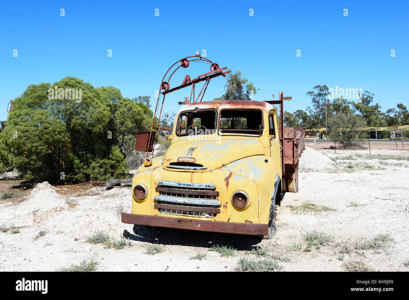 Rusty old trucks hi-res stock photography and images - Alamy