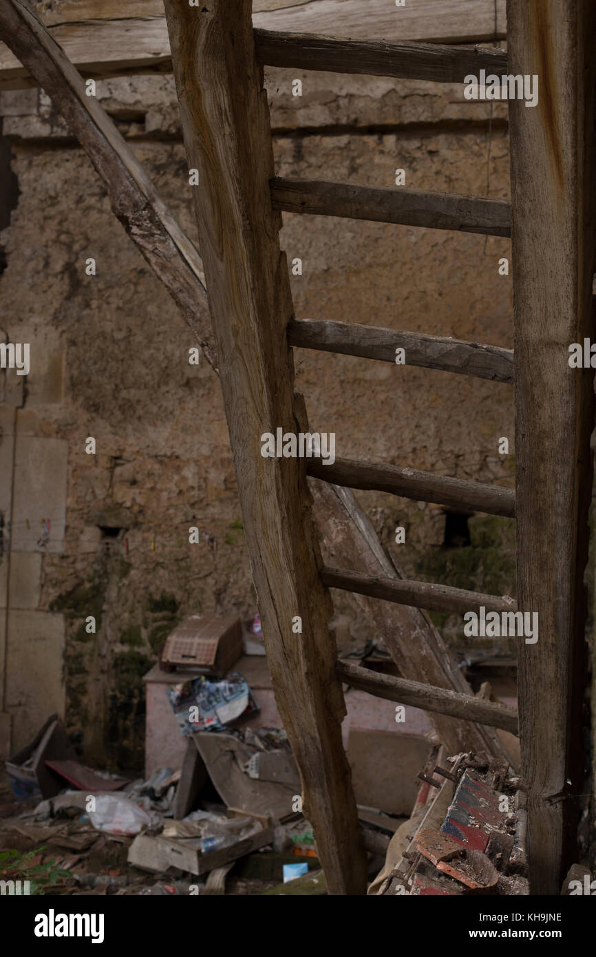 Broken ladder hi-res stock photography and images - Alamy