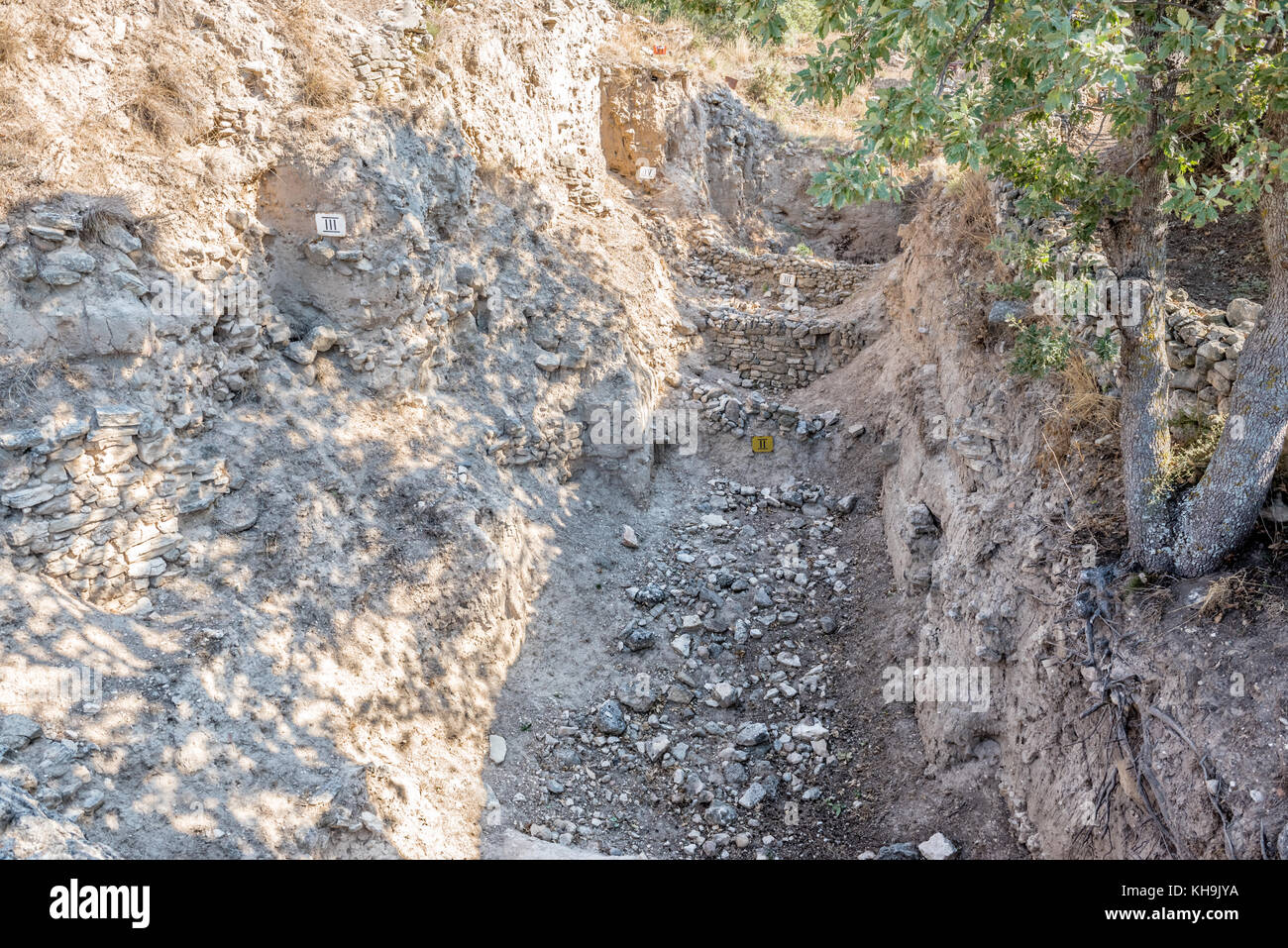 Ruins of ancient legendary city of Troy in Canakkale, Turkey Stock ...