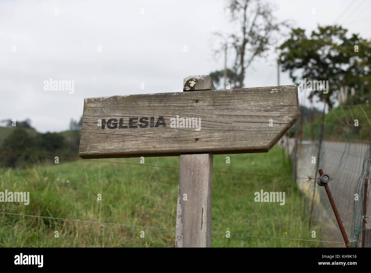 Sign in spanish church hi-res stock photography and images - Alamy