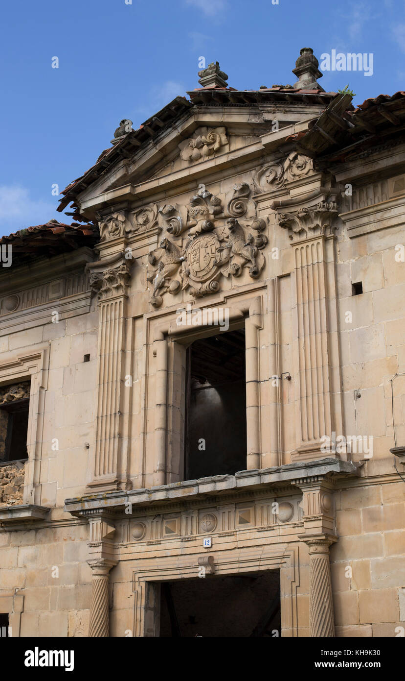 Facade of an abandoned palace Stock Photo - Alamy