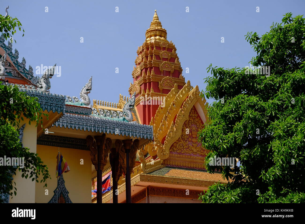 traditional buildings phnom pehn Stock Photo - Alamy