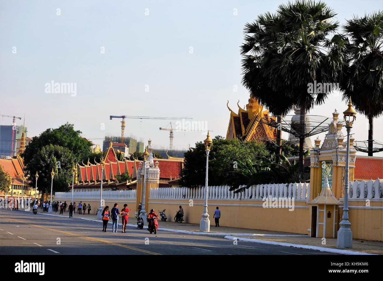 traditional buildings phnom pehn Stock Photo - Alamy
